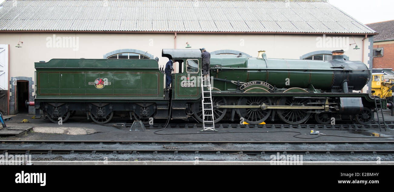 Steam railway engine shed minehead hi-res stock photography and images ...