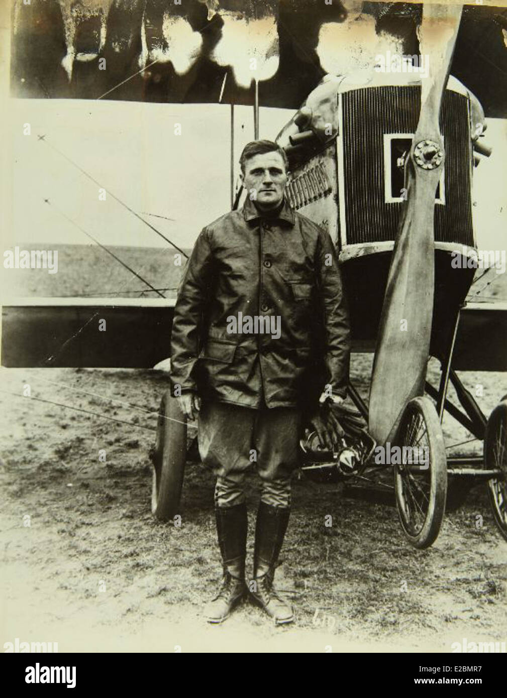 First world war era aviation figure hi-res stock photography and images ...
