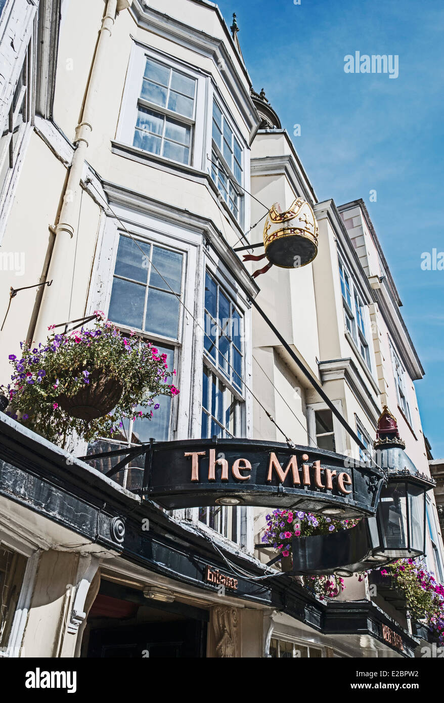 Mitre, Pub and Restaurant in Oxford, High Street Stock Photo - Alamy