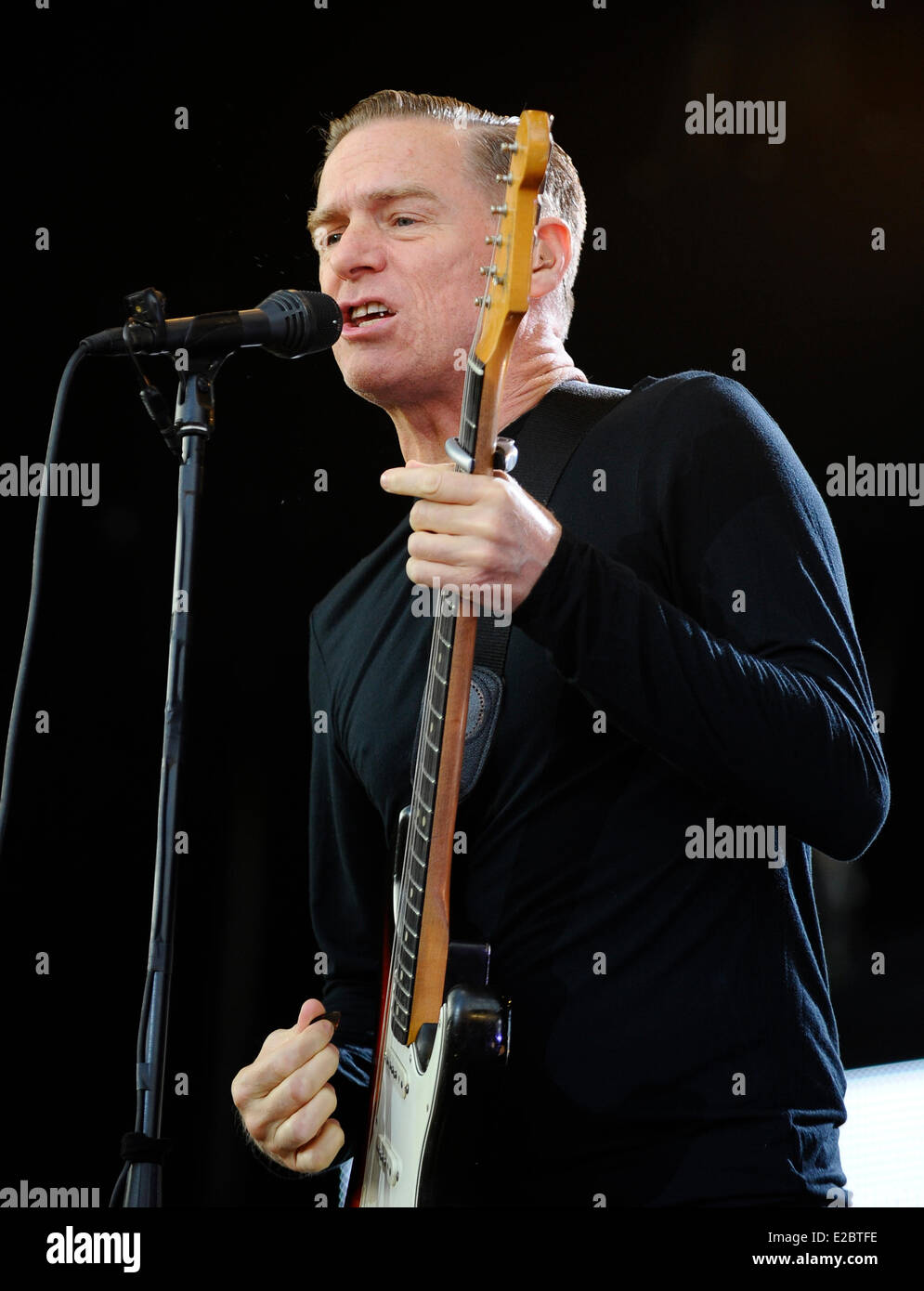 Canadian pop singer bryan adams hi-res stock photography and images - Alamy