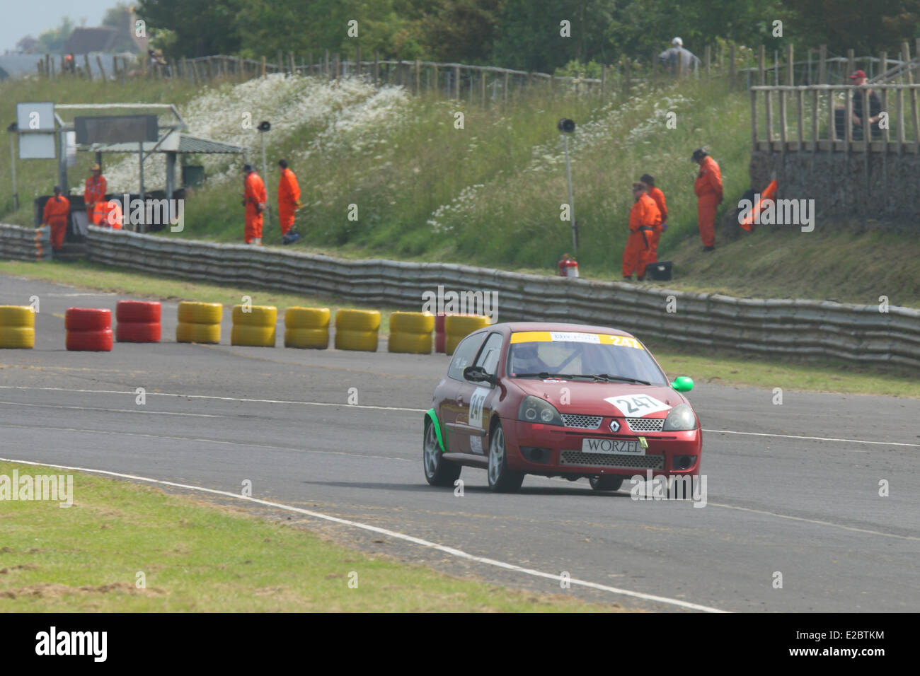 Cars racing at Castle Combe Circuit Stock Photo - Alamy