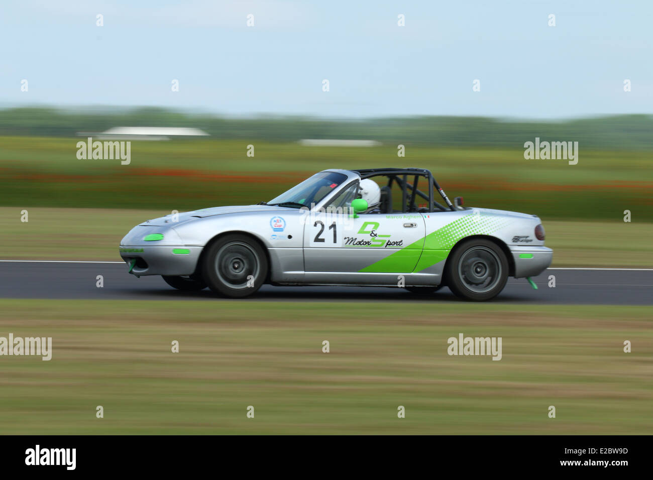 Cars racing at Castle Combe Circuit Stock Photo - Alamy