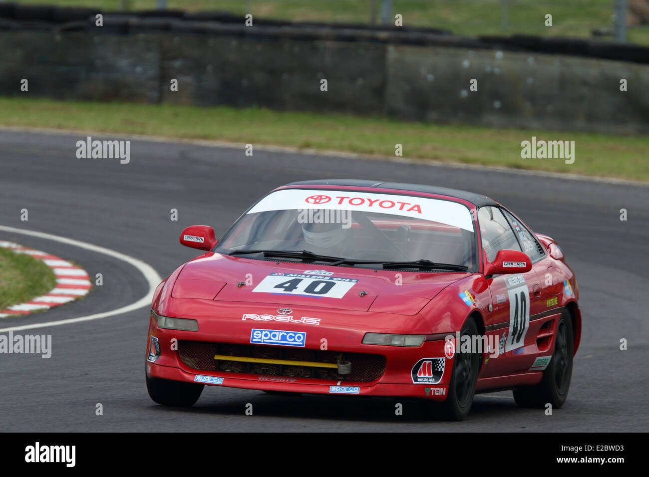 Cars racing at Castle Combe Circuit Stock Photo - Alamy