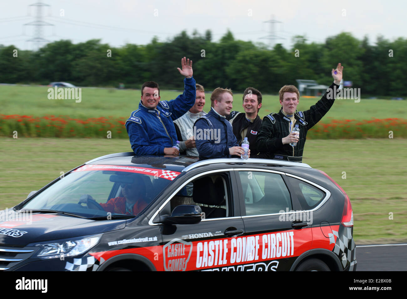 Cars racing at Castle Combe Circuit Stock Photo - Alamy