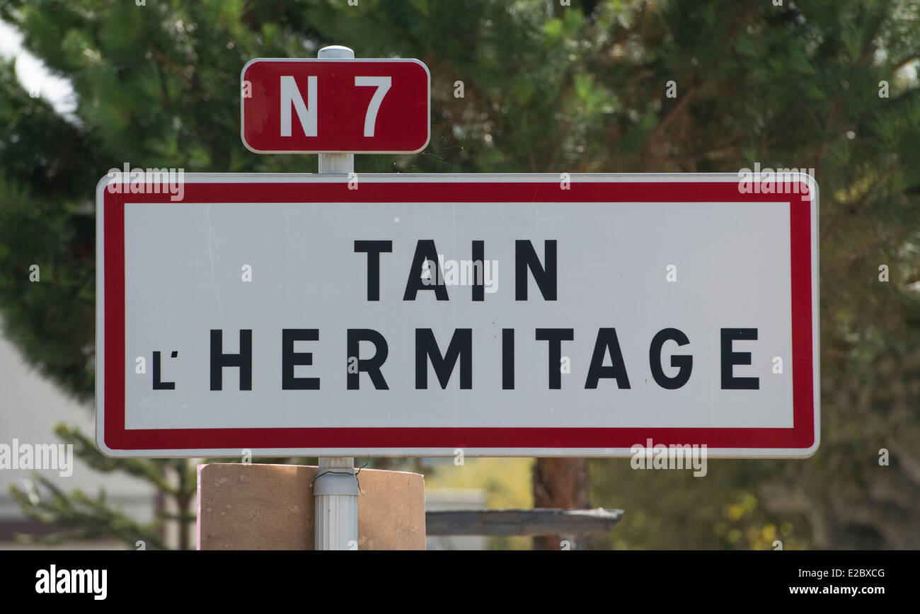 Tain l’hermitage town hi-res stock photography and images - Alamy
