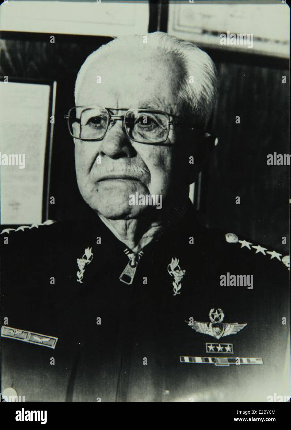 Colonel Roberto Fierro Villalobos, a notable figure in aviation ...