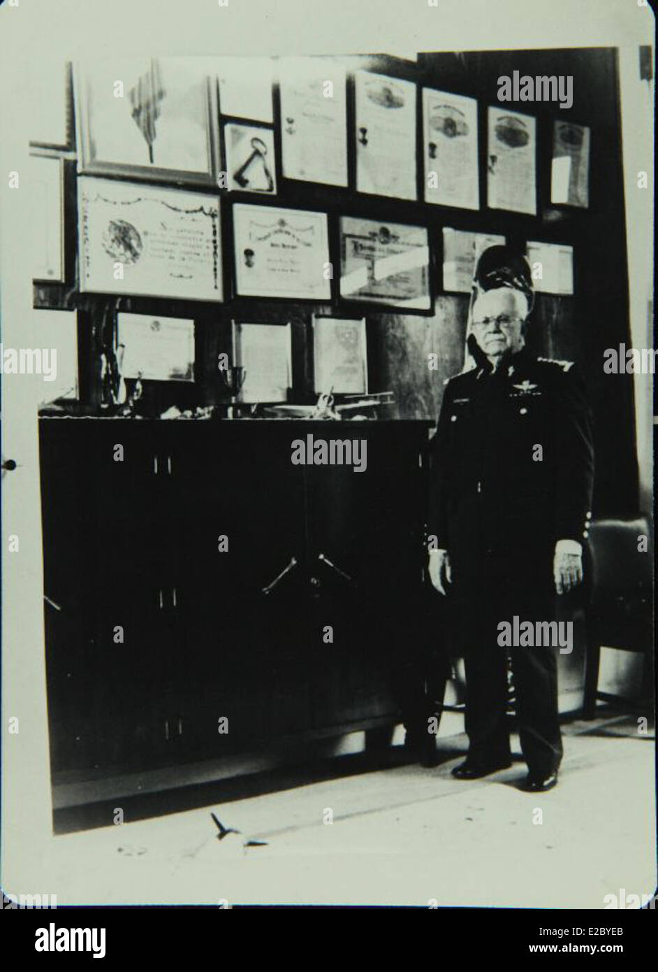 Colonel Roberto Fierro Villalobos, an influential figure in aviation ...