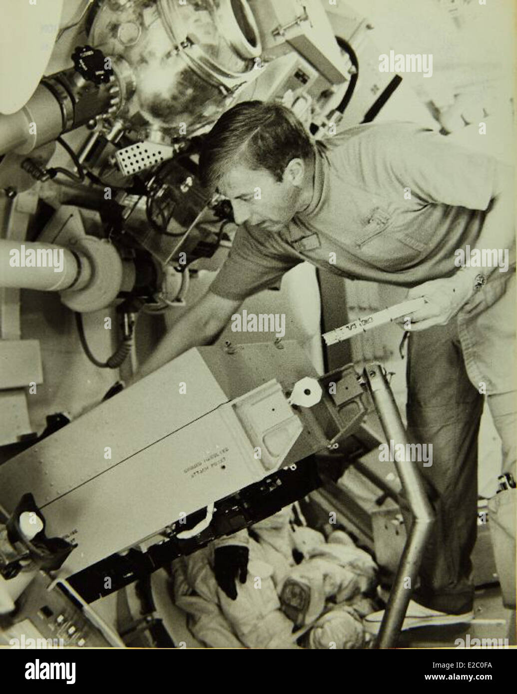 Paul weitz nasa hi-res stock photography and images - Alamy