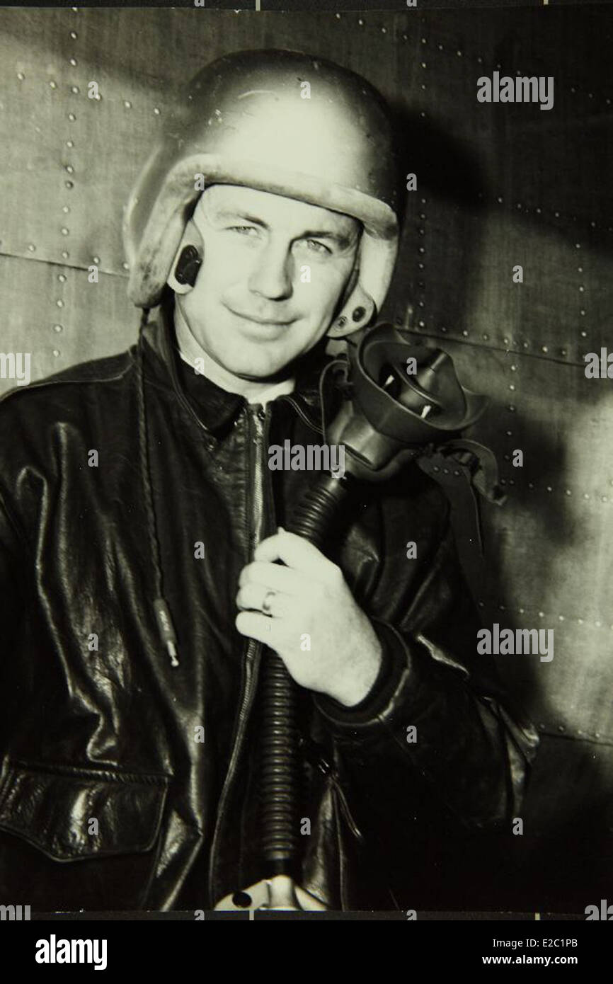 Charles Chuck Yeager, a legendary aviator, is best known for breaking ...