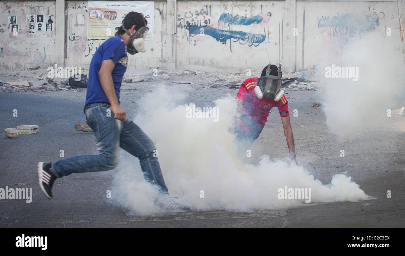 Bahraini men hi-res stock photography and images - Alamy