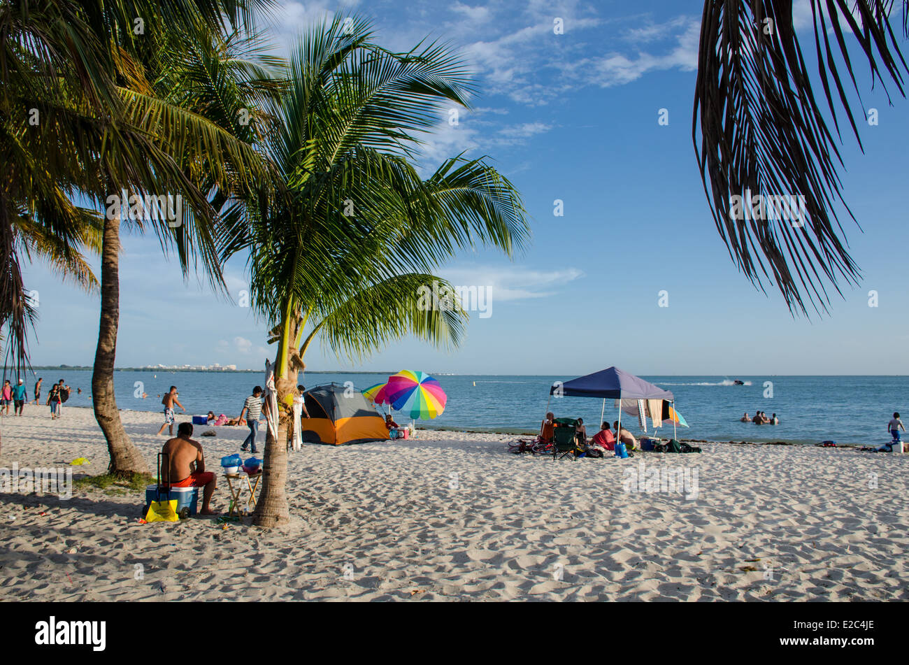 Miami beach people hi-res stock photography and images - Alamy