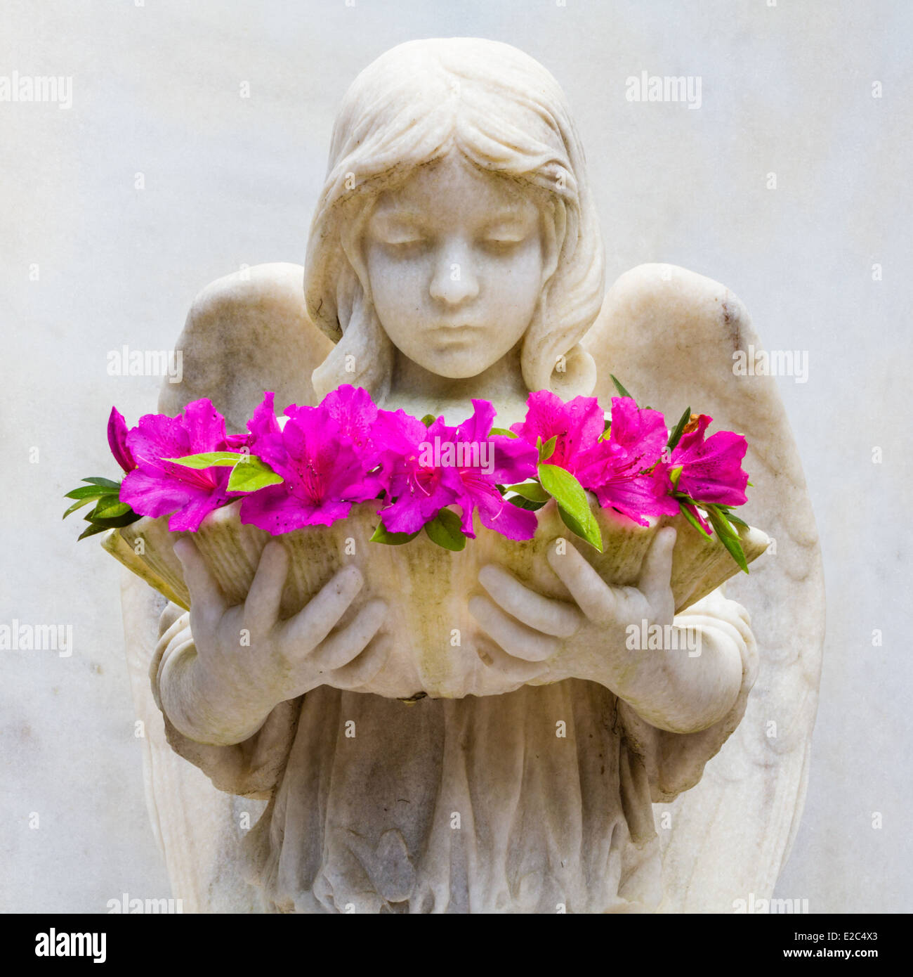 The Shell Girl with Azaleas, Bonaventure Cemetery, Savannah, Georgia ...