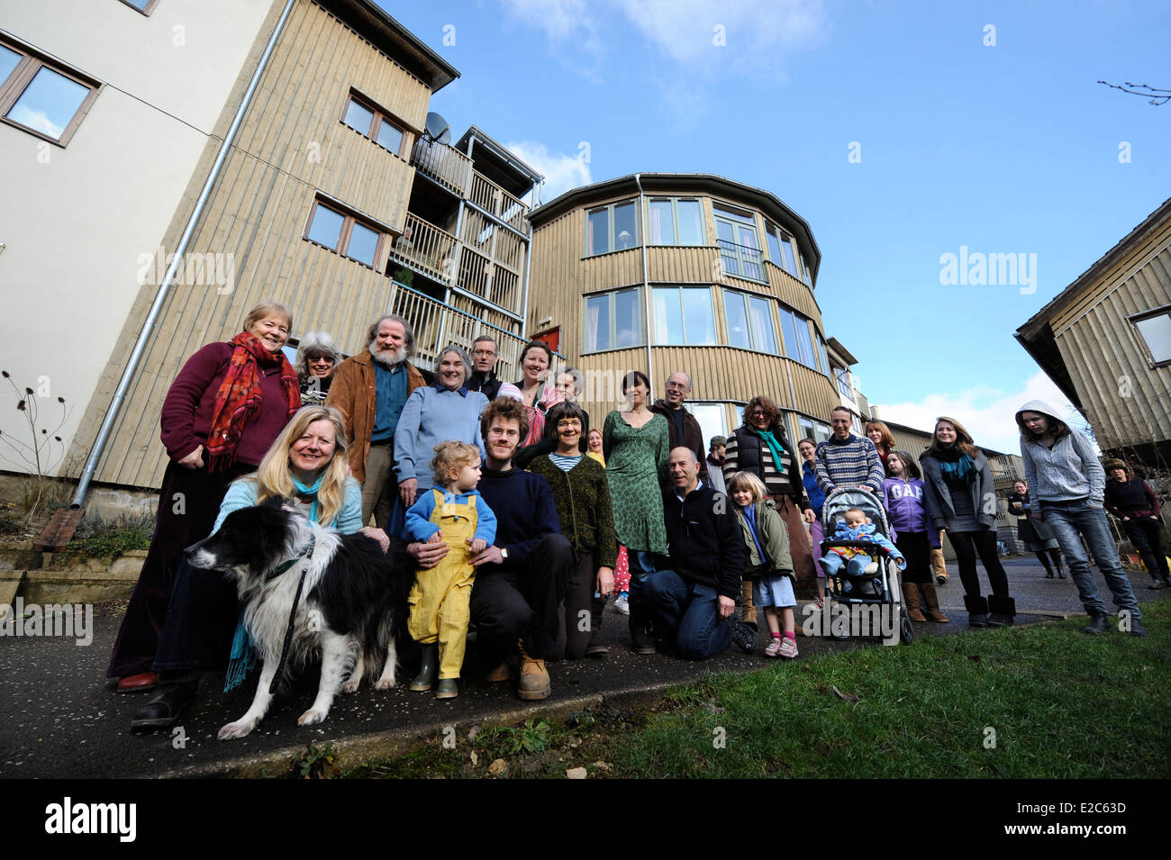 Housing estate uk children hi-res stock photography and images - Alamy