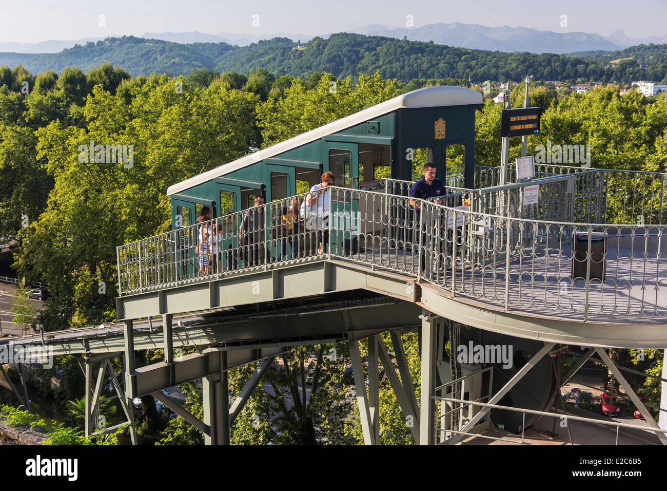 France, Pyrenees Atlantiques, Bearn, Pau, the funicular Stock Photo - Alamy