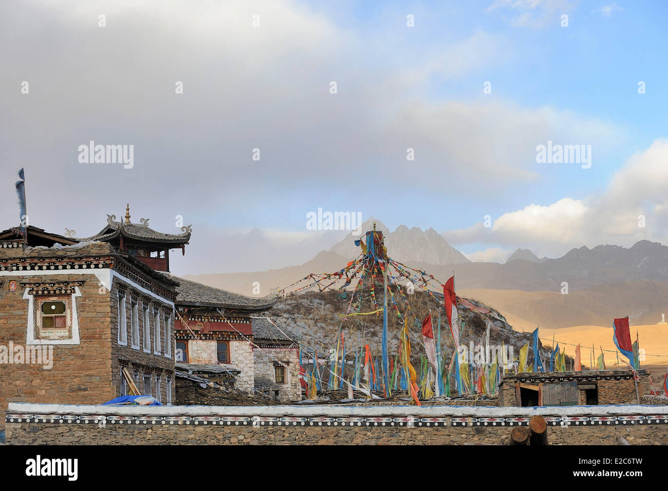 China, Sichuan, Kham, Prayer flags and misty peaks near Kangding (Dardo ...