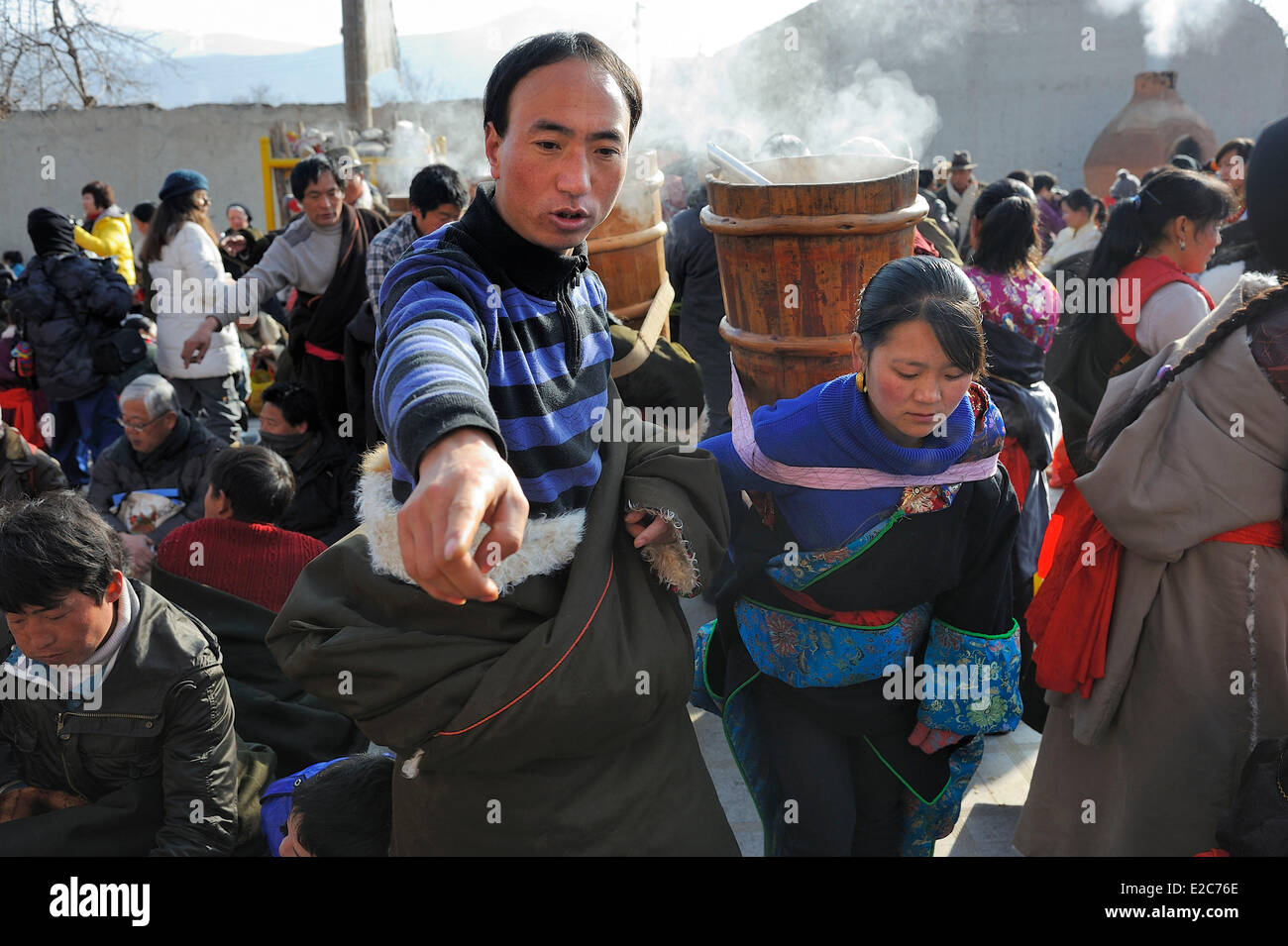 China, Qinghai, Amdo, Tongren, Monastery of Gomar, Losar, Open air ...