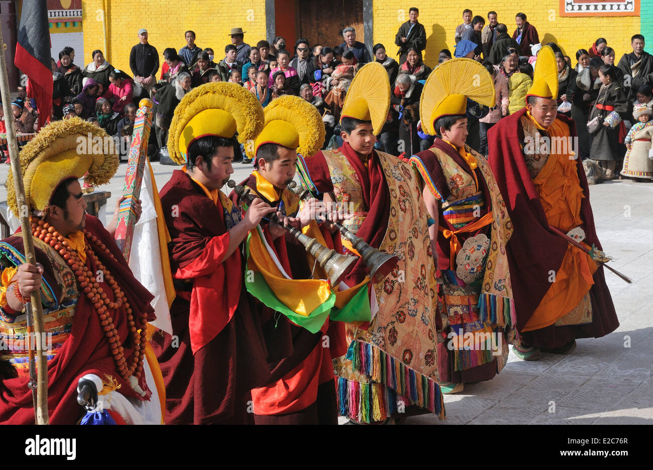 China, Qinghai, Amdo, Tongren, Lower Wutun monastery, Losar, Opening ...