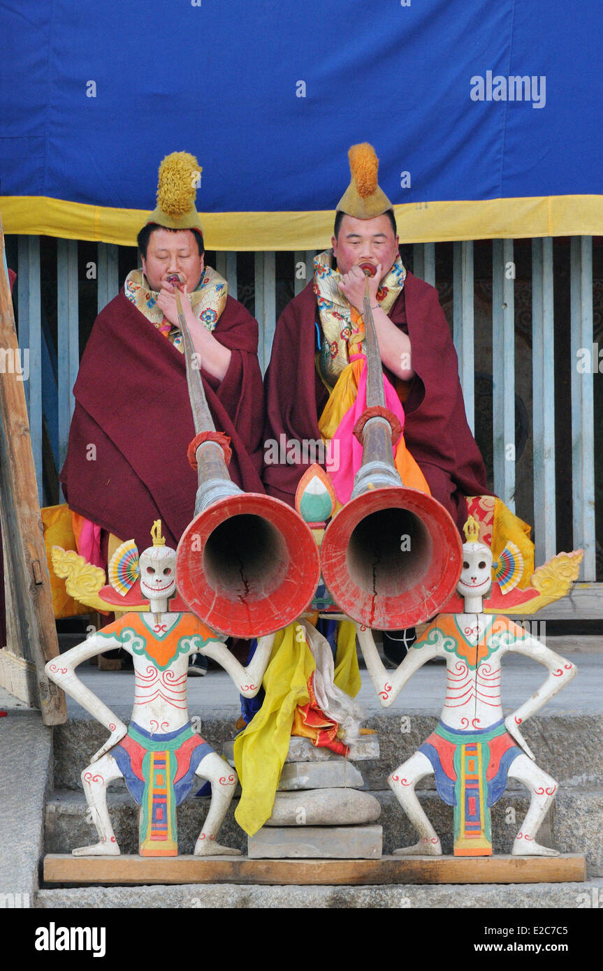 China, Qinghai, Amdo, Tongren, Monastery of Gomar, Losar, Young novices ...