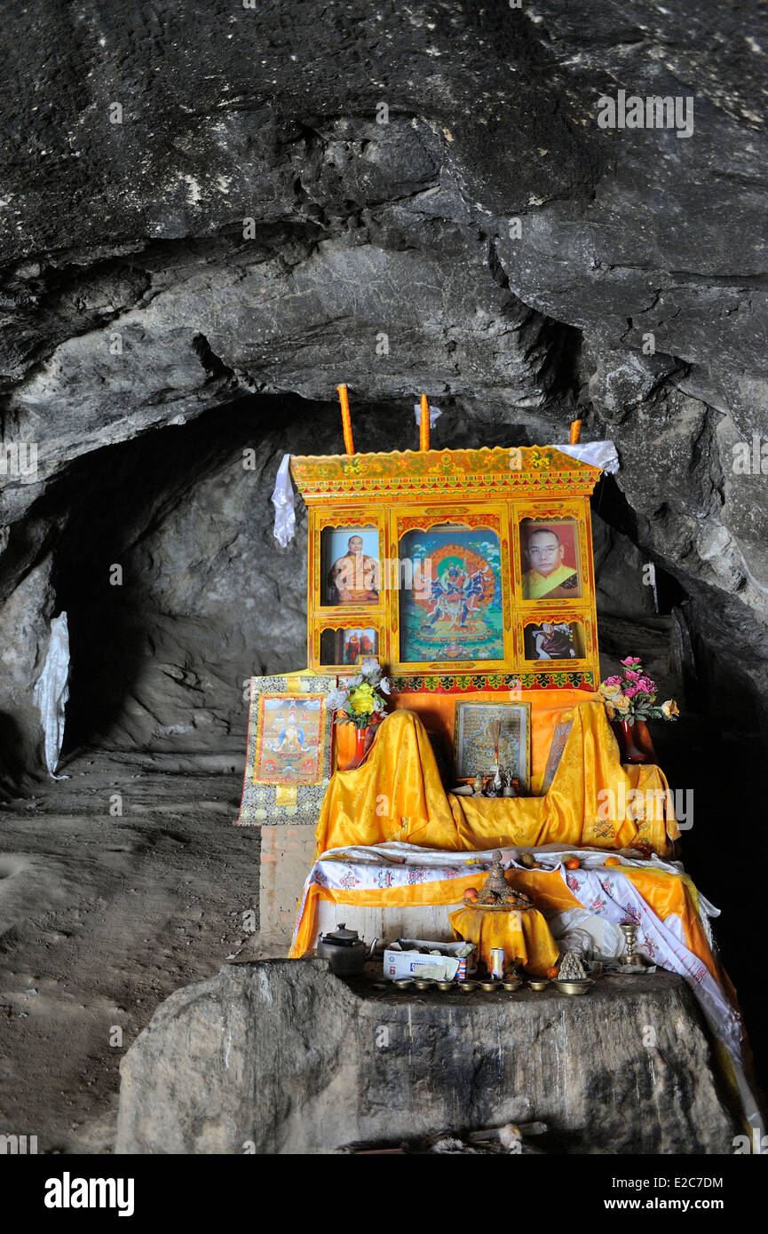 China, Gansu Province, Amdo, Xiahe county, Ganjia, Nekgang cave Stock ...