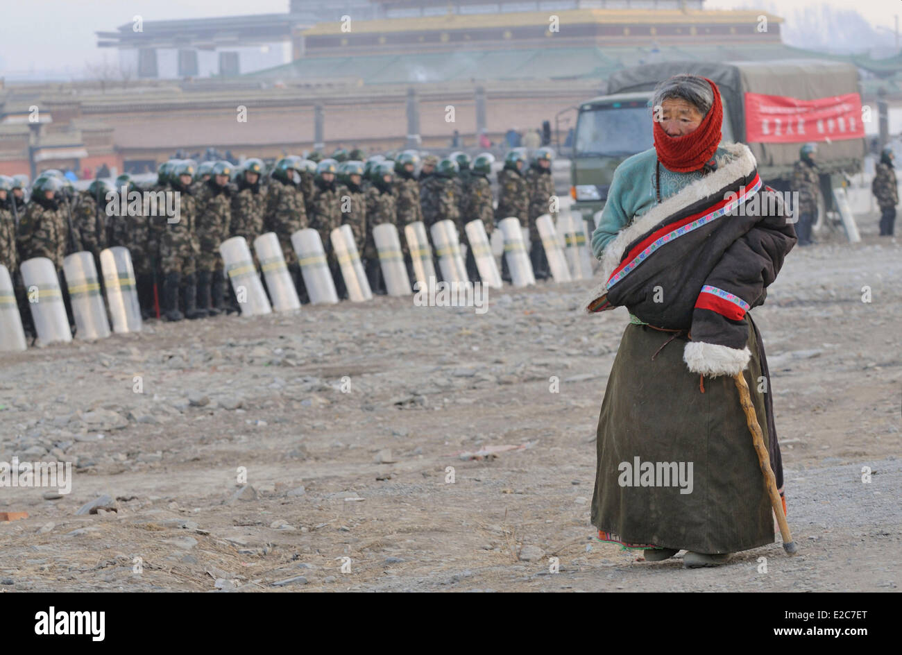 Tibetan soldier hi-res stock photography and images - Alamy