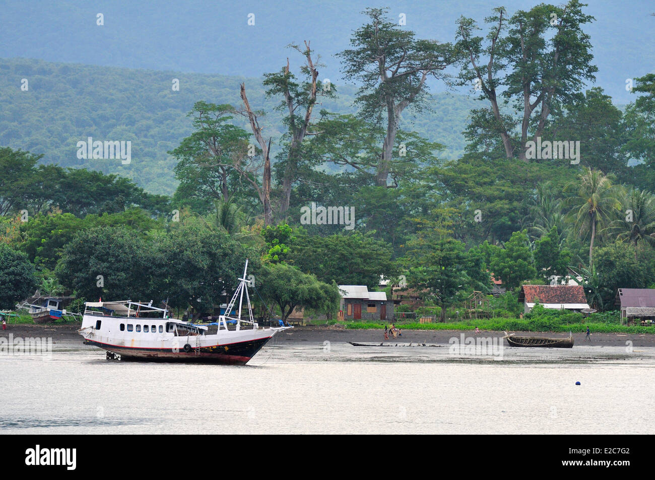 Indonesia, Lombok, the bay of Labuhan Lombok Stock Photo - Alamy