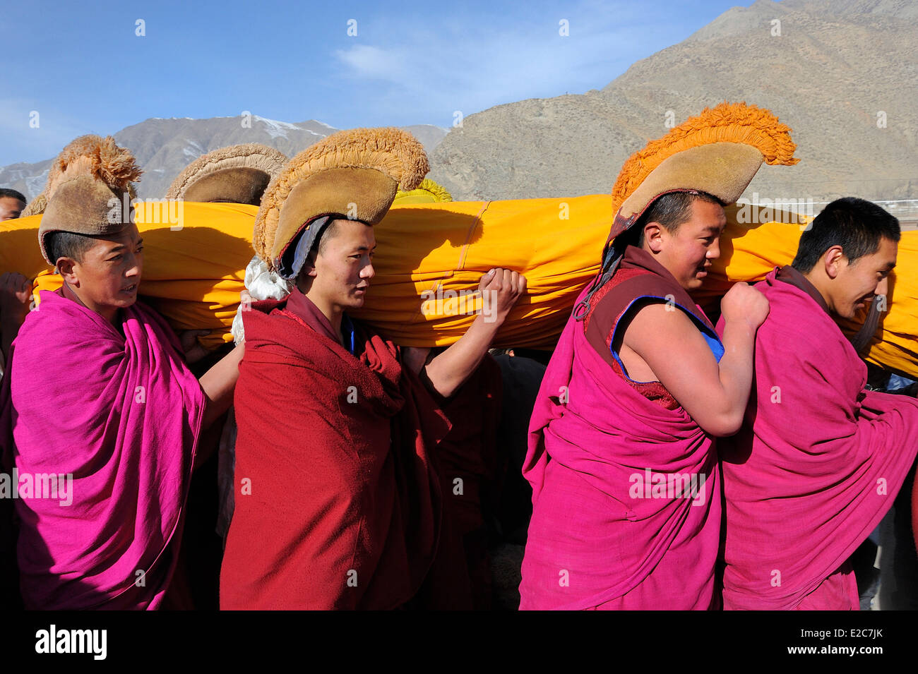 Giant thangka tibet hi-res stock photography and images - Alamy