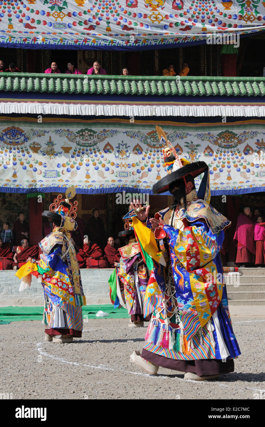 Black hat dance tibet hi-res stock photography and images - Alamy