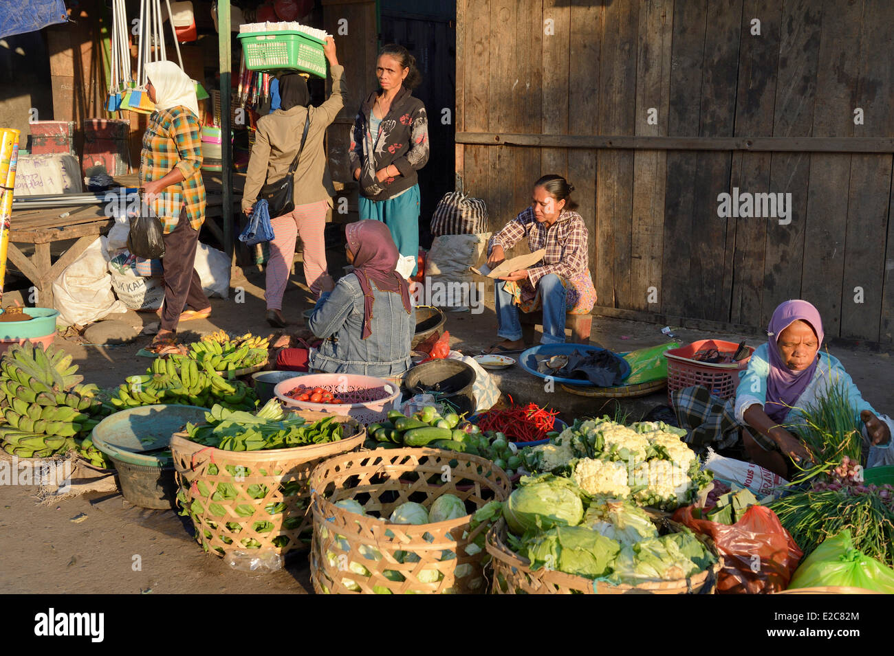 Indonesia, Sumbawa, Dompu, the market Stock Photo - Alamy