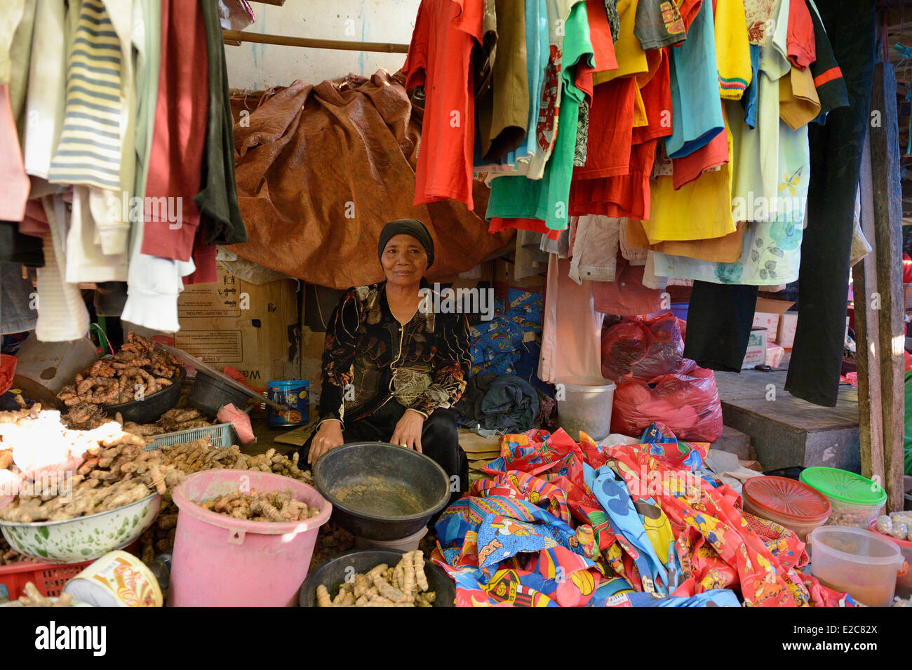 Indonesia, Sumbawa, Dompu, the market Stock Photo - Alamy