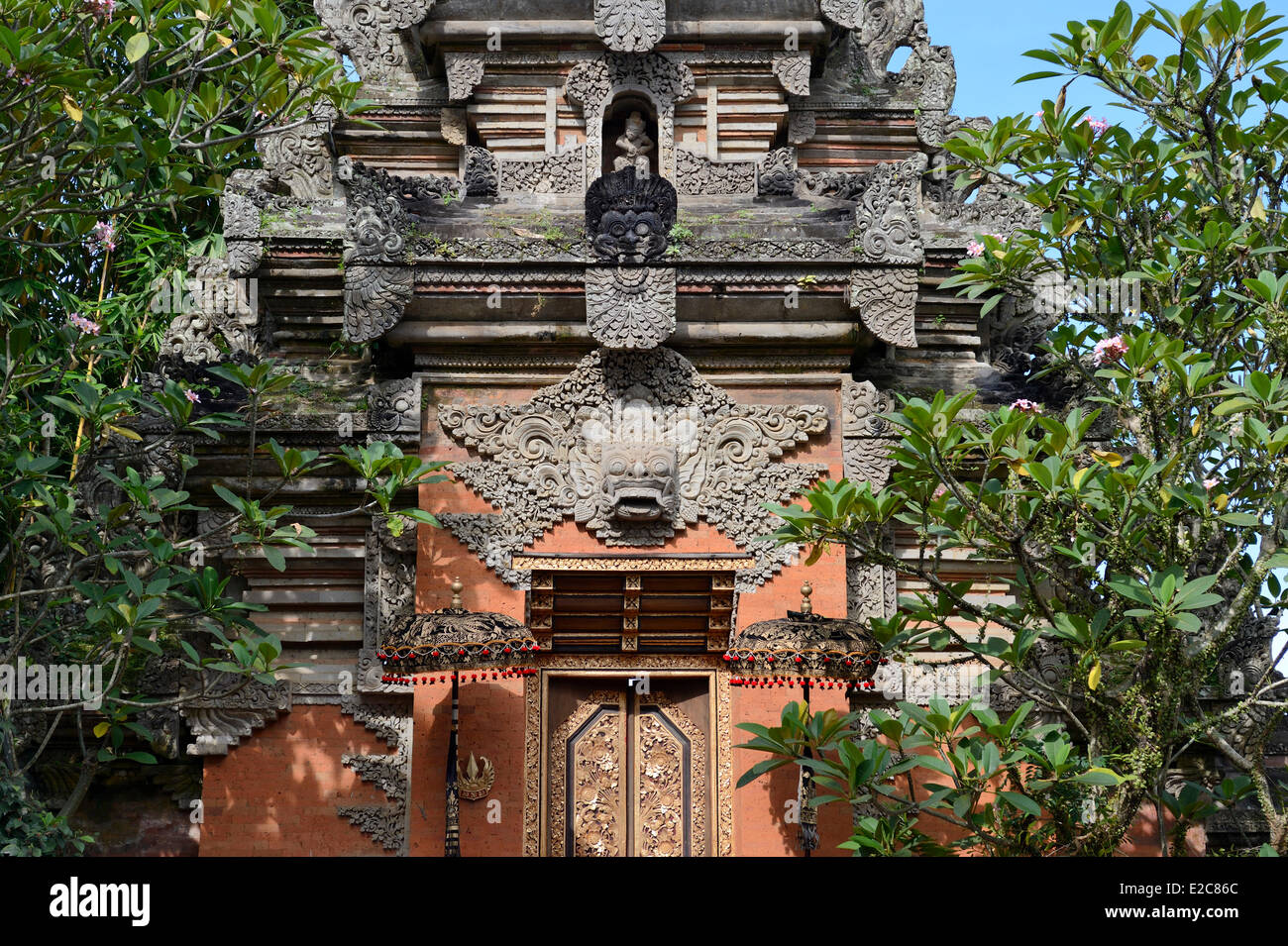 Ubud palace hi-res stock photography and images - Alamy