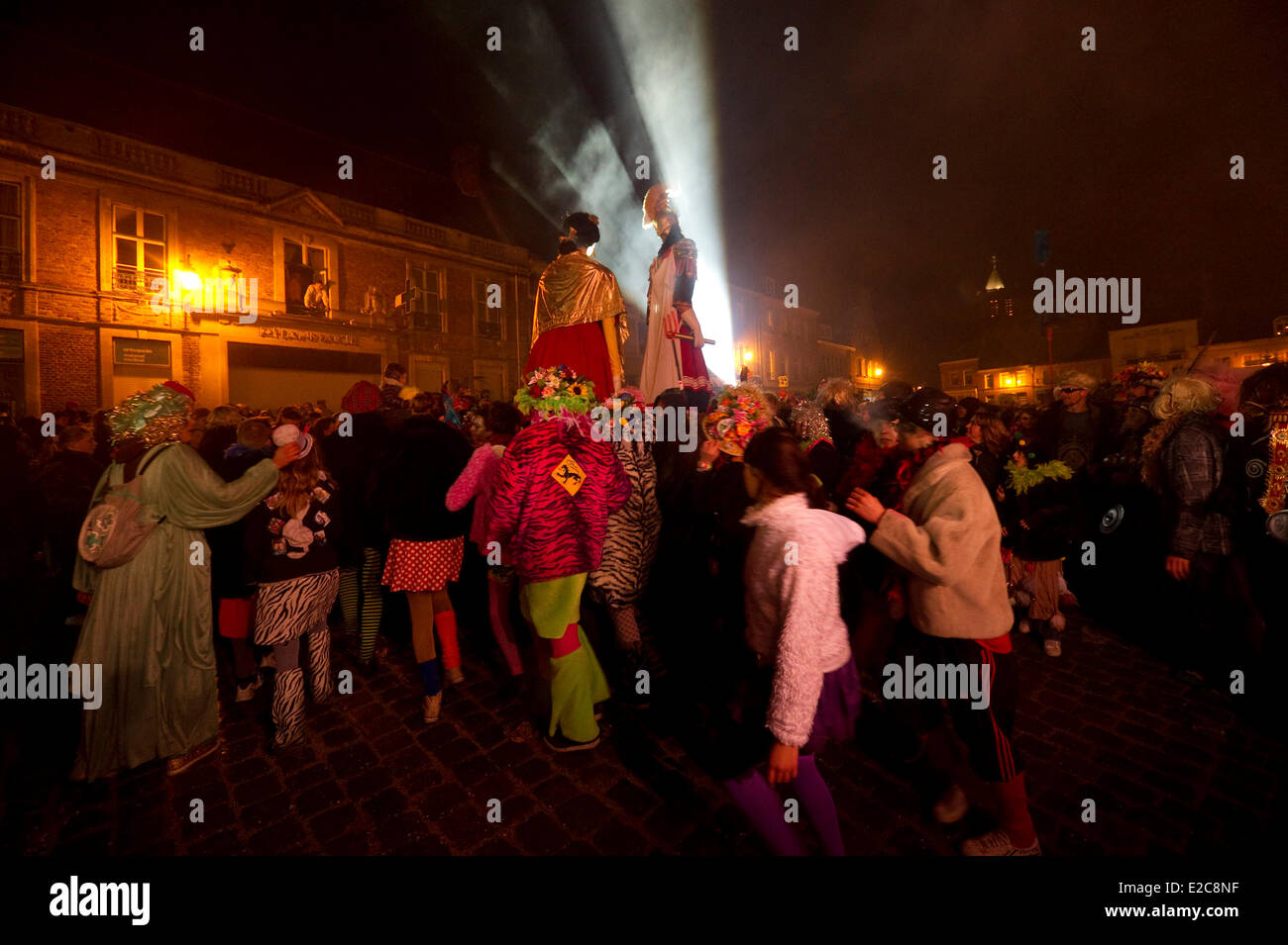 Night parade hi-res stock photography and images - Alamy