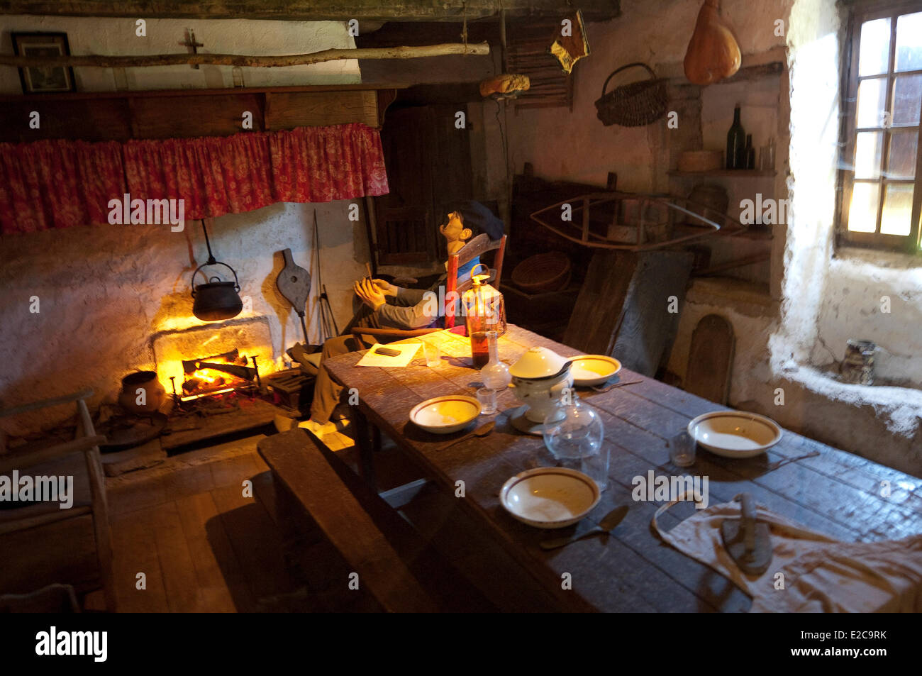 Medieval farm hi-res stock photography and images - Alamy