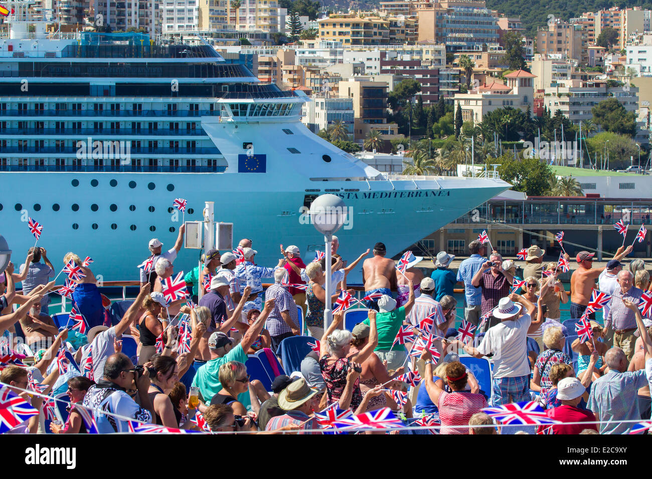 Leaving party around the pool deck on P&O Arcadia on leaving Majorca ...