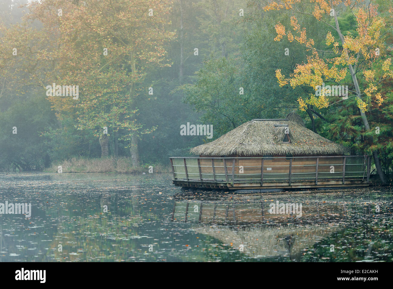France, Ille et Vilaine, Epiniac, flotting accomodation in the Domaine ...