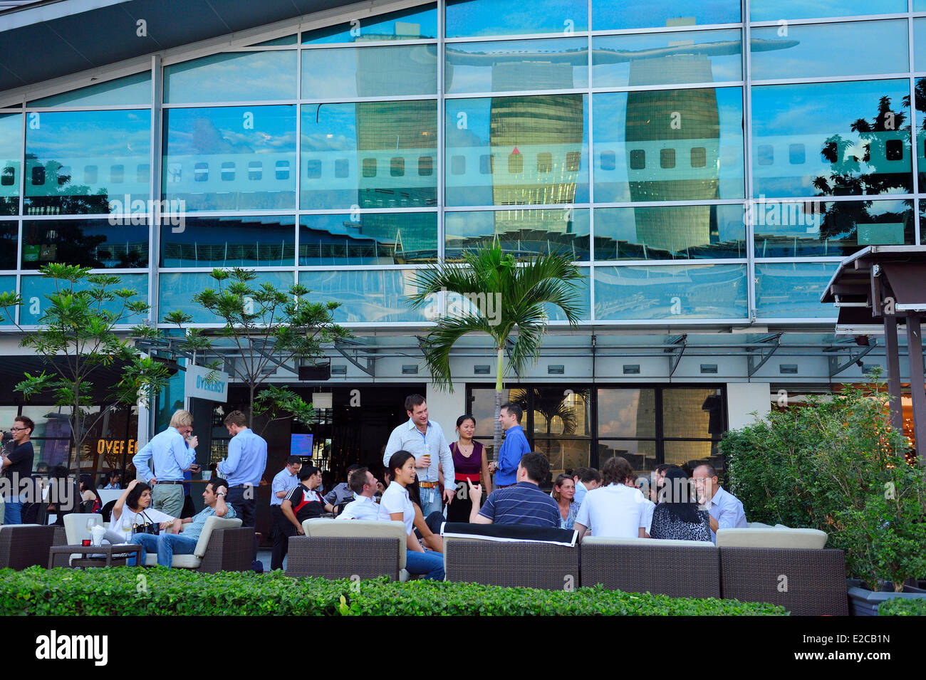 Singapore, Marina Bay, bar restaurant OverEasy along promenade One ...
