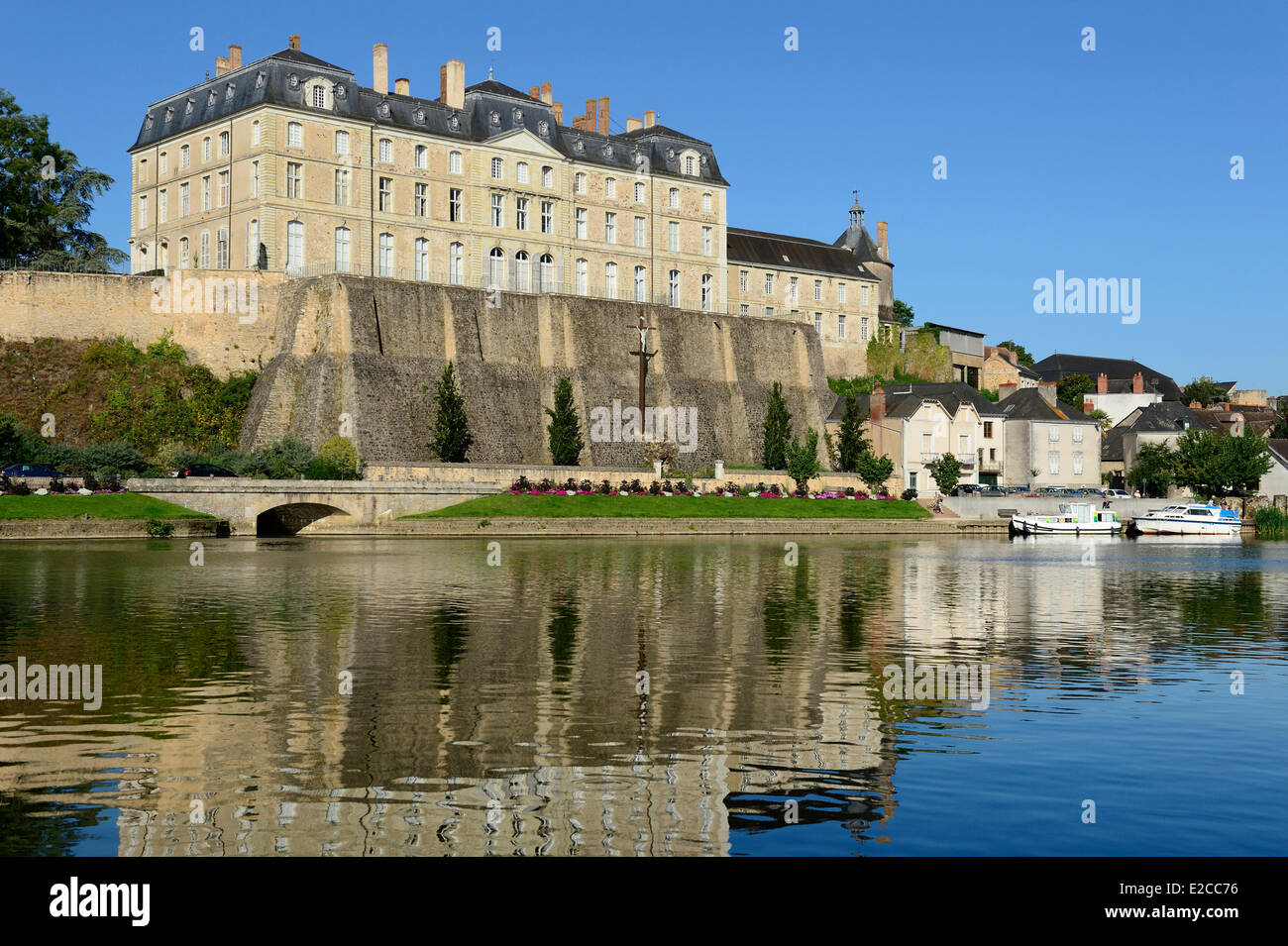 France, Sarthe, Sable sur Sarthe, the Sarthe river banks and the 18th ...