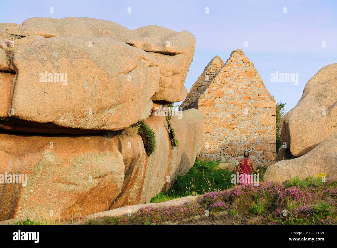 France, Cotes d'Armor, Cote de Granit Rose (Pink Granite Coast ...