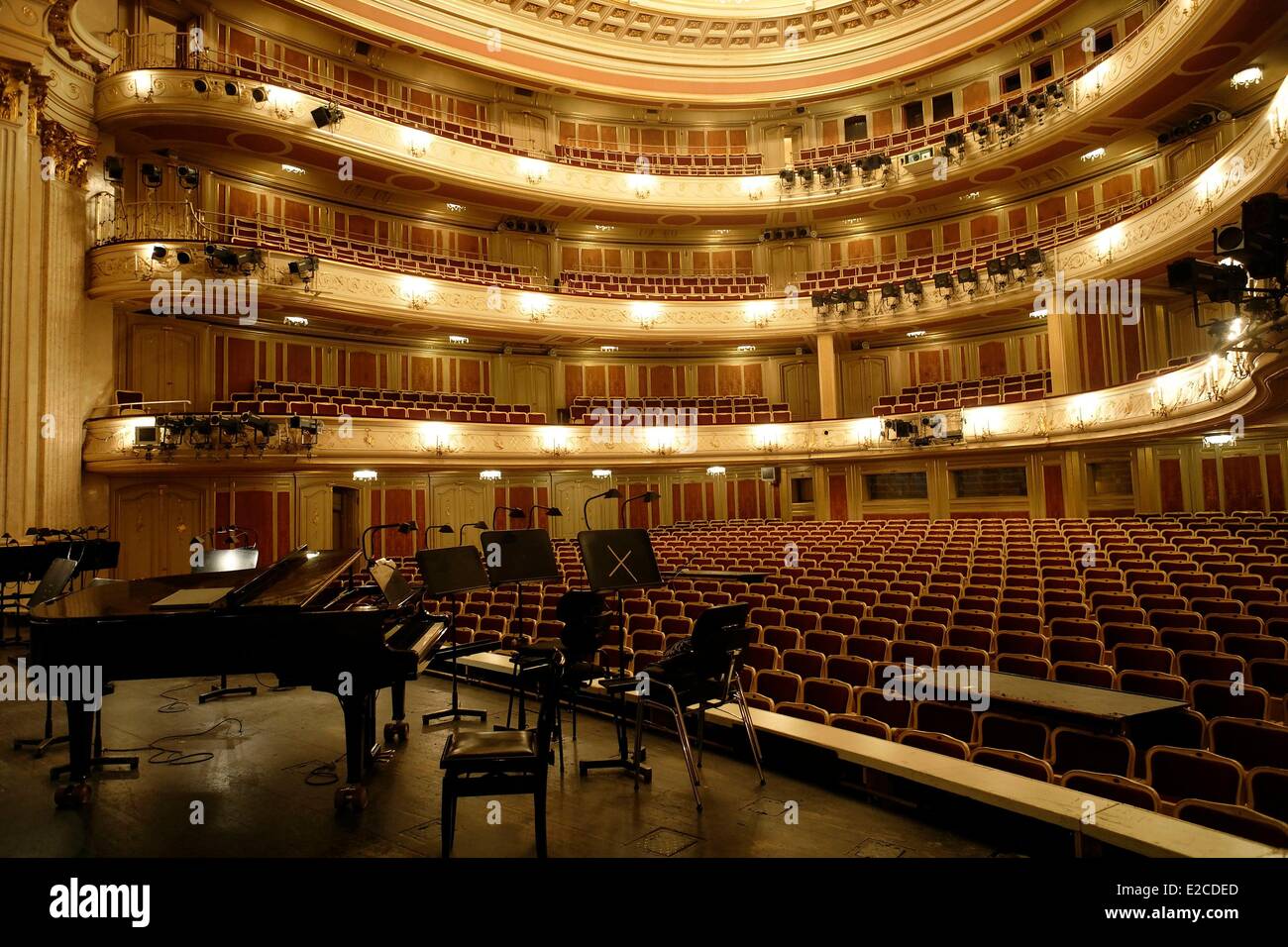 Staatsoper berlin opera hi-res stock photography and images - Alamy