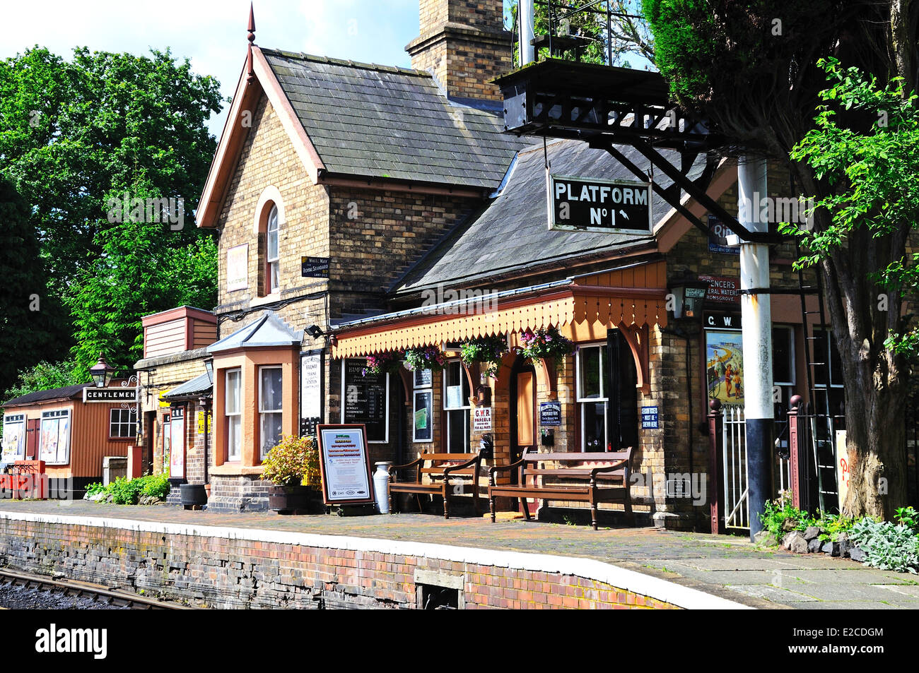 Great Western railway station building and platform, Hampton Loade ...