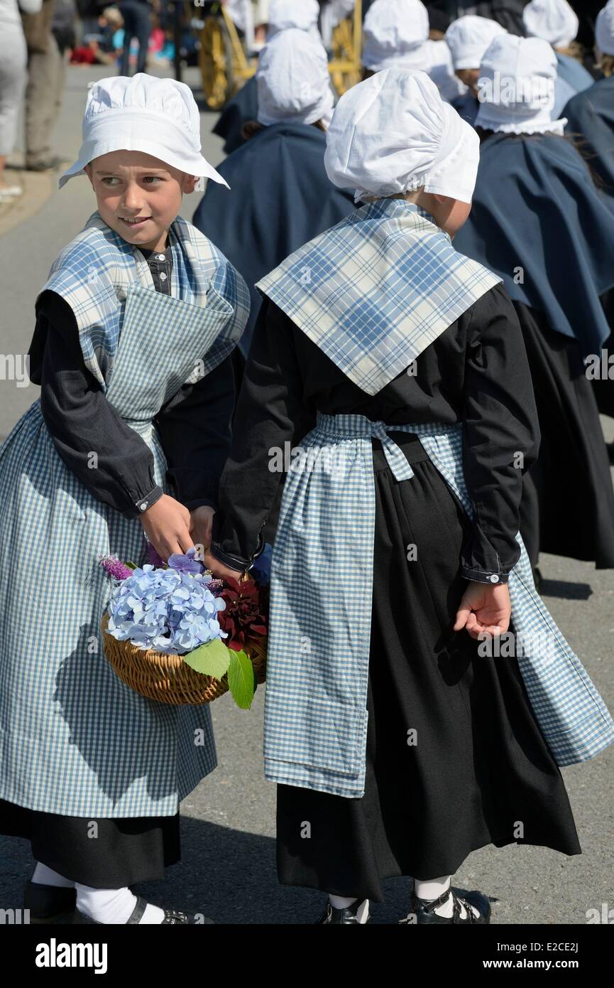 France, Finistere, Breles, Breton wedding with clothes of the early ...