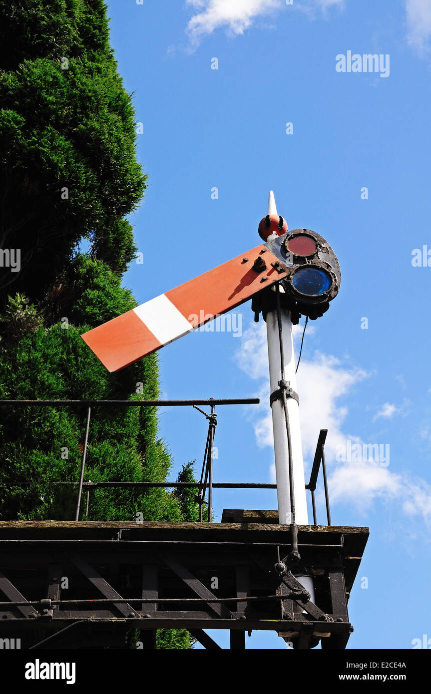Semaphore signal of the bracket design showing the lower quadrant home ...