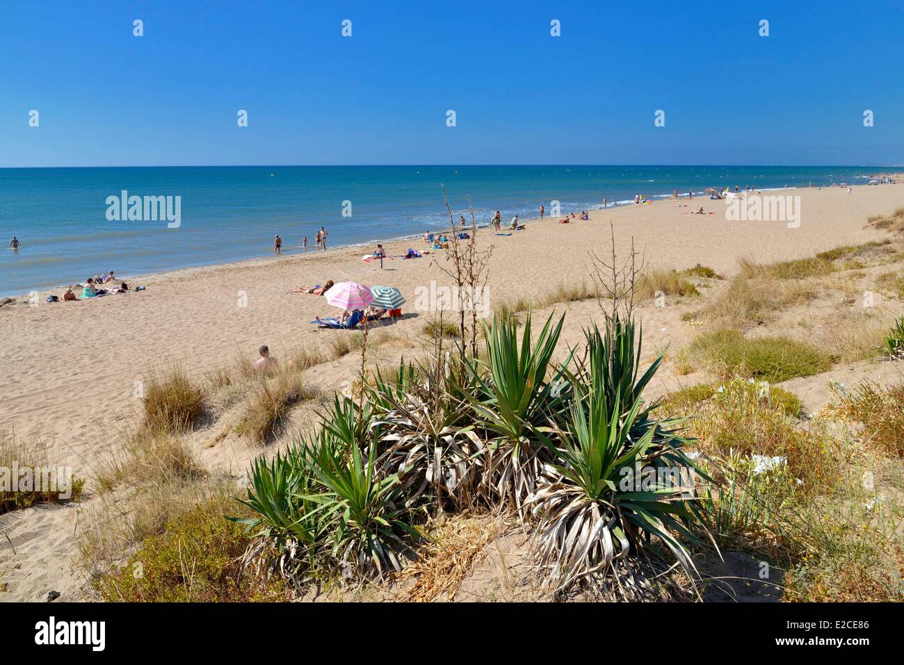 Sand dunes herault france hi-res stock photography and images - Alamy