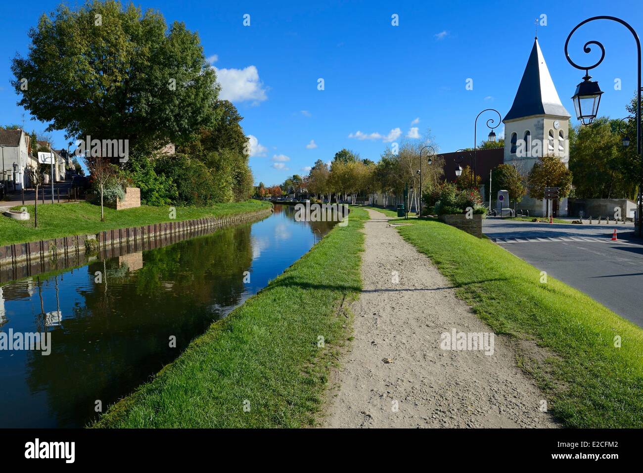 Claye souilly hi-res stock photography and images - Alamy