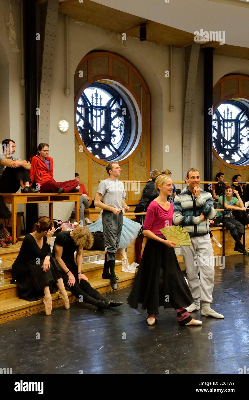 Rehearsal hi-res stock photography and images - Alamy