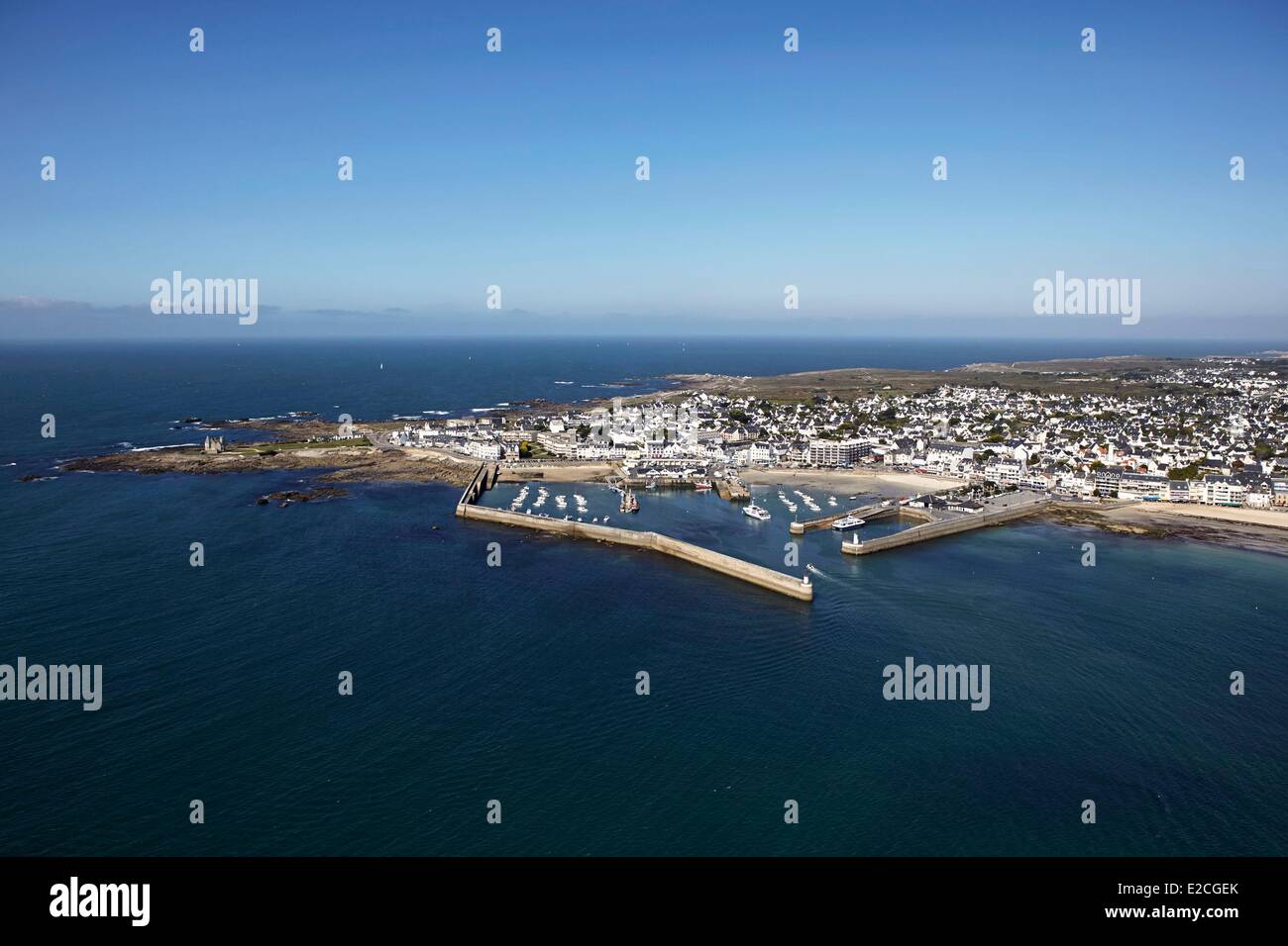 France, Morbihan, Presqu'ile de Quiberon, Quiberon, Port Maria (aerial ...