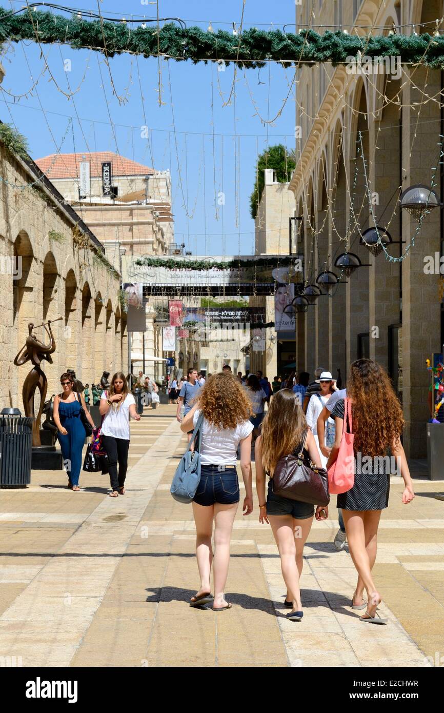 Israel, Jerusalem, Mamilla mall and luxury pedestrian shopping street ...
