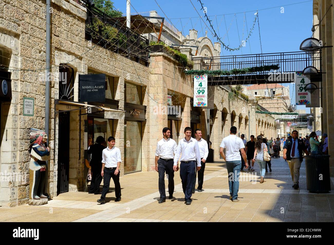 Israel, Jerusalem, Mamilla mall and luxury pedestrian shopping street ...