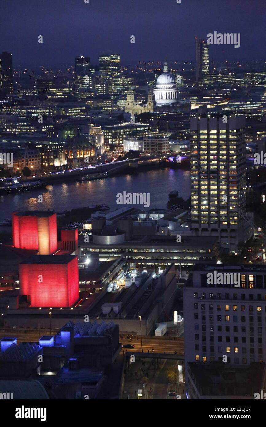 United Kingdom, London, night view from the London Big Eye on Thames ...