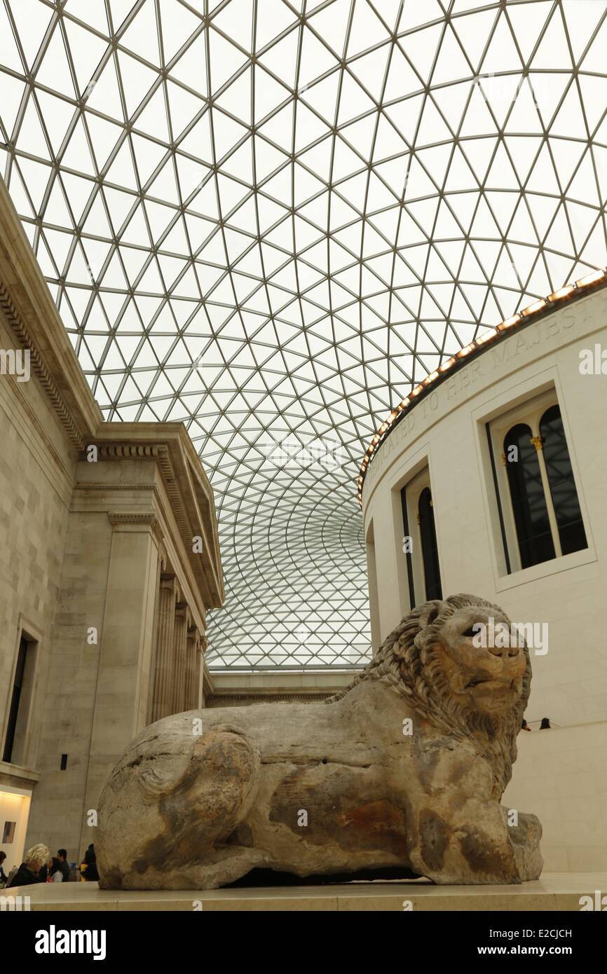 British museum london glass roof hi-res stock photography and images ...