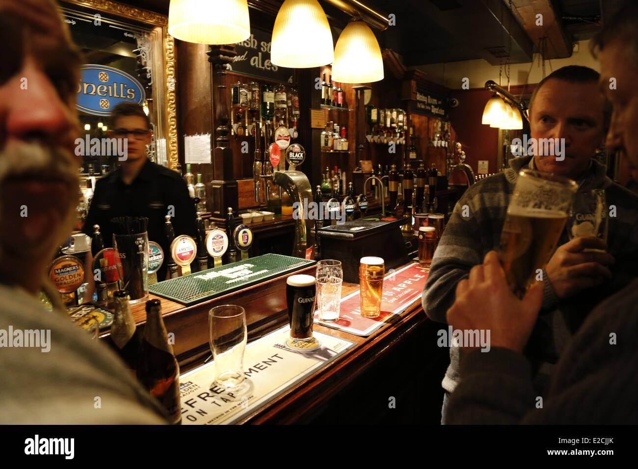 London nightlife hi-res stock photography and images - Alamy
